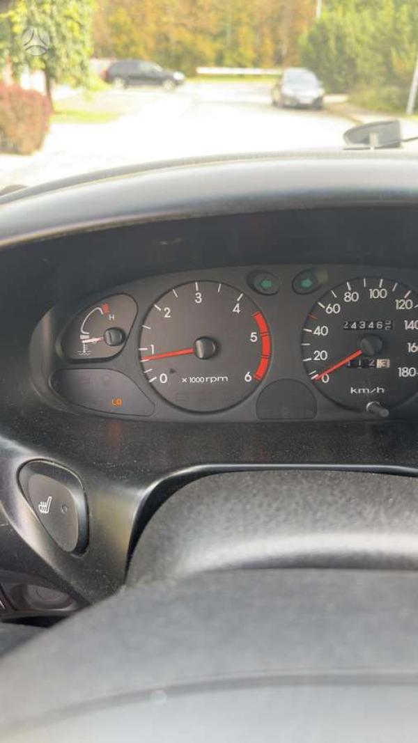Hyundai H1 2003 in Kaunas, with an engine capacity of 2.48 L and mileage of 243 thousand km for 4799 €, photo 9 on AUTOMOTO.COM.LV