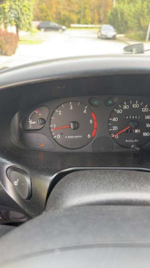 Hyundai H1 2003 in Kaunas, with an engine capacity of 2.48 L and mileage of 243 thousand km for 4799 €, photo 9 on AUTOMOTO.COM.LV