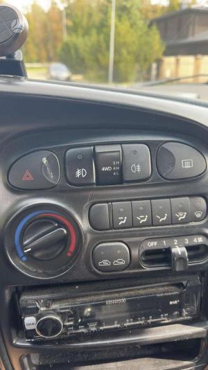 Hyundai H1 2003 in Kaunas, with an engine capacity of 2.48 L and mileage of 243 thousand km for 4799 €, photo 10 on AUTOMOTO.COM.LV