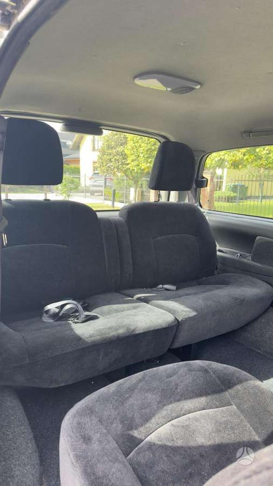 Hyundai H1 2003 in Kaunas, with an engine capacity of 2.48 L and mileage of 243 thousand km for 4799 €, photo 14 on AUTOMOTO.COM.LV