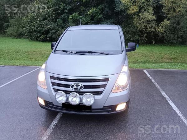 Hyundai H1 2014 in Riga, with an engine capacity of 2.50 L and mileage of 184 thousand km for 5600 €, photo 1 on AUTOMOTO.COM.LV