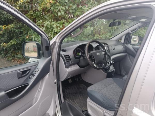 Hyundai H1 2014 in Riga, with an engine capacity of 2.50 L and mileage of 184 thousand km for 5600 €, photo 8 on AUTOMOTO.COM.LV