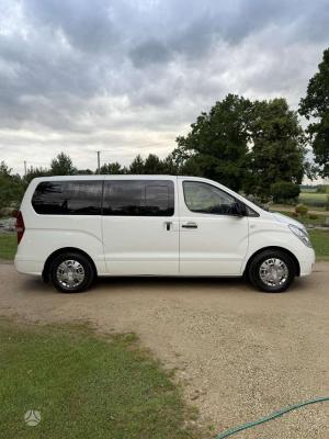 White Hyundai H1 2011 in Siauliai, with an engine capacity of 2.50 L and mileage of 278 thousand km for 6450 €, photo 4 on AUTOMOTO.COM.LV