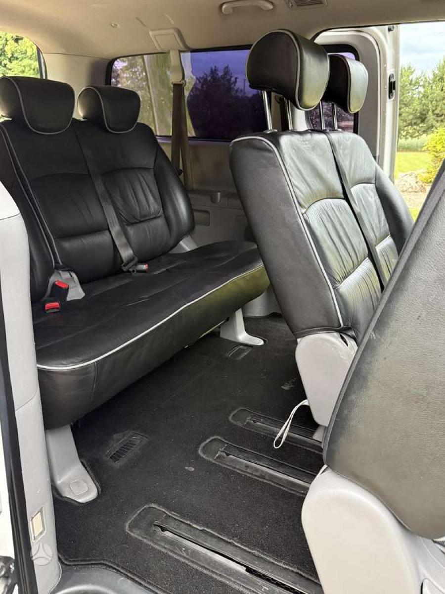 White Hyundai H1 2011 in Siauliai, with an engine capacity of 2.50 L and mileage of 278 thousand km for 6450 €, photo 13 on AUTOMOTO.COM.LV