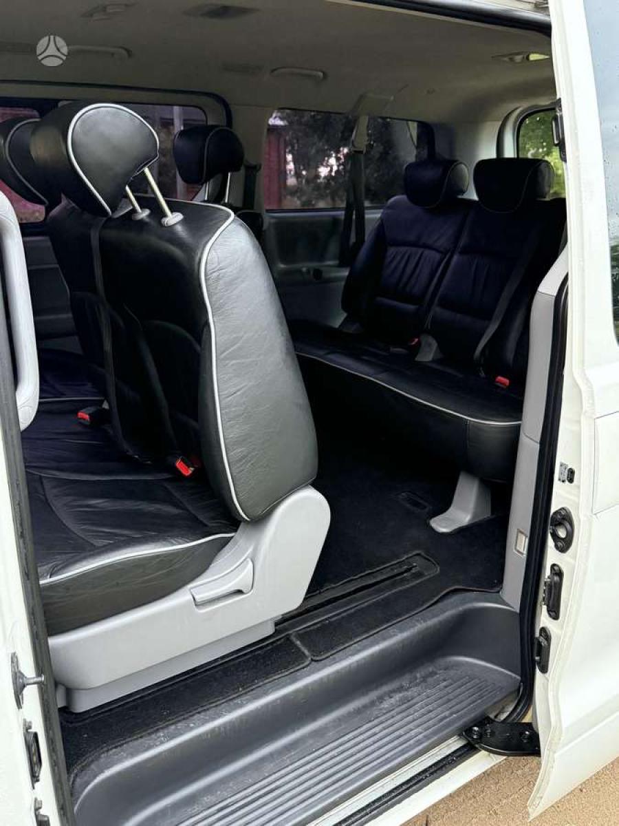White Hyundai H1 2011 in Siauliai, with an engine capacity of 2.50 L and mileage of 278 thousand km for 6450 €, photo 14 on AUTOMOTO.COM.LV