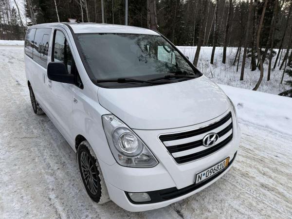White Hyundai H1 2013 in Ukmerge, with an engine capacity of 2.50 L and mileage of 281 thousand km for 6600 €, photo 3 on AUTOMOTO.COM.LV