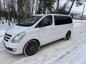 White Hyundai H1 2013 in Ukmerge, with an engine capacity of 2.50 L and mileage of 281 thousand km for 6600 €, photo 6 on AUTOMOTO.COM.LV