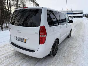 White Hyundai H1 2013 in Ukmerge, with an engine capacity of 2.50 L and mileage of 281 thousand km for 6600 €, photo 7 on AUTOMOTO.COM.LV