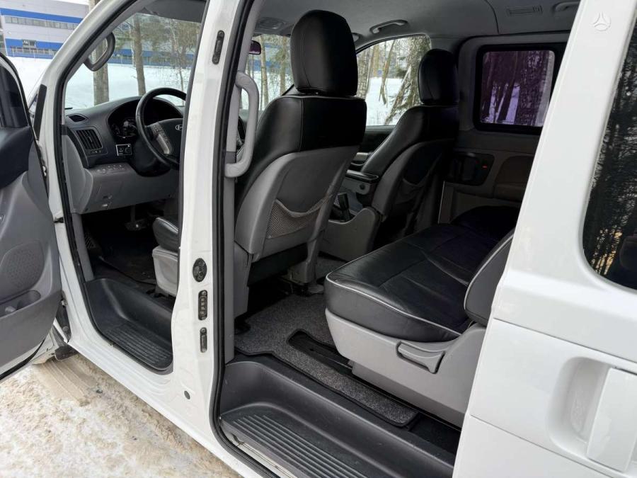 White Hyundai H1 2013 in Ukmerge, with an engine capacity of 2.50 L and mileage of 281 thousand km for 6600 €, photo 23 on AUTOMOTO.COM.LV