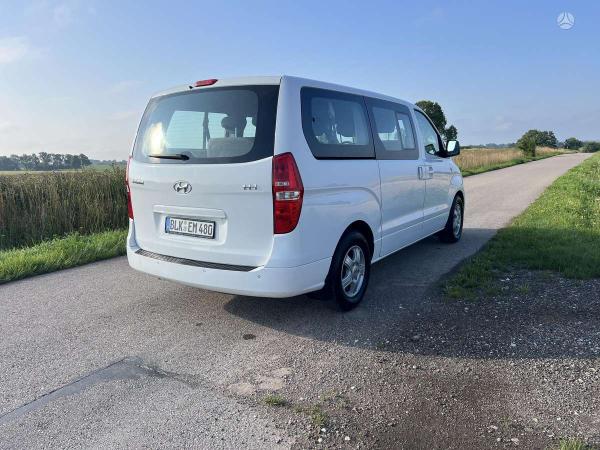 White Hyundai H1 2017 in Marijampole, with an engine capacity of 2.50 L and mileage of 251 thousand km for 10700 €, photo 2 on AUTOMOTO.COM.LV