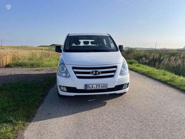 White Hyundai H1 2017 in Marijampole, with an engine capacity of 2.50 L and mileage of 251 thousand km for 10700 €, photo 4 on AUTOMOTO.COM.LV