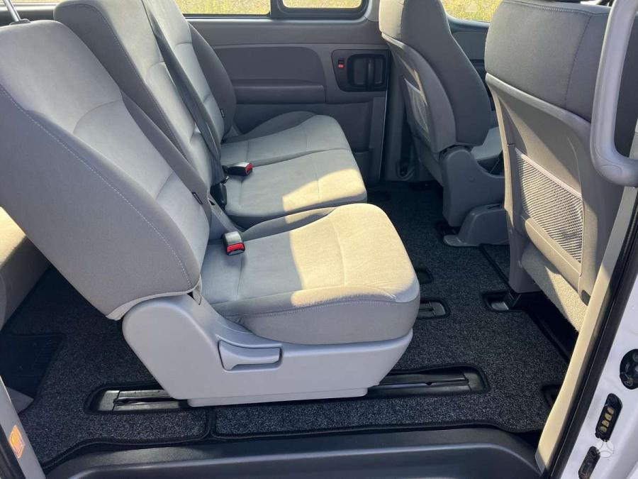 Balts Hyundai H1 2017 Marijampole, ar dzinēja tilpumu 2.50 L un nobraukumu 251 tūkst. km par 10700 €, foto 8 vietnē AUTOMOTO.COM.LV