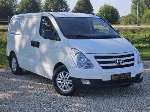 Balts Hyundai H1 2016 Rīga, ar dzinēja tilpumu 2.50 L un nobraukumu 179 tūkst. km par 8800 €, foto  vietnē AUTOMOTO.COM.LV
