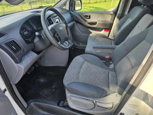White Hyundai H1 2016 in Riga, with an engine capacity of 2.50 L and mileage of 179 thousand km for 8800 €, photo 8 on AUTOMOTO.COM.LV