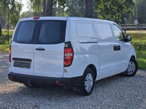 White Hyundai H1 2016 in Riga, with an engine capacity of 2.50 L and mileage of 179 thousand km for 8800 €, photo 11 on AUTOMOTO.COM.LV