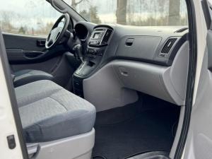 White Hyundai H1 2016 in Riga, with an engine capacity of 2.50 L and mileage of 179 thousand km for 8800 €, photo 12 on AUTOMOTO.COM.LV