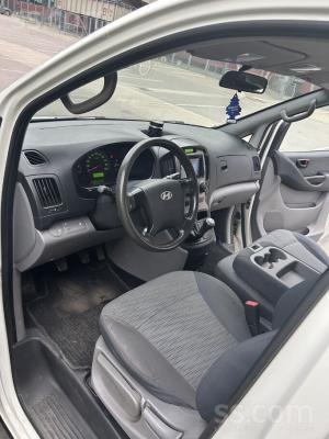 Balts Hyundai H1 2010 Rīga, ar dzinēja tilpumu 2.50 L un nobraukumu 0 tūkst. km par 6000 €, foto 9 vietnē AUTOMOTO.COM.LV