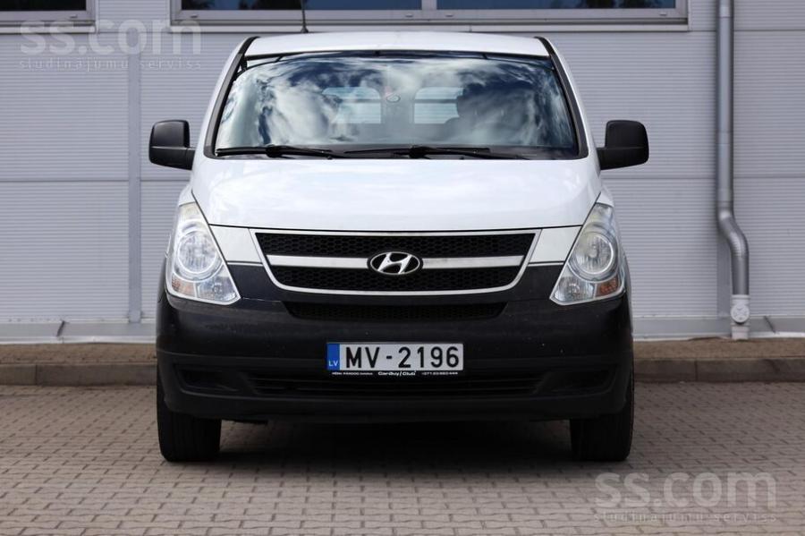 Белый Хендай Н1 2010 в Рига, объемом двигателя 2.50 л и пробегом 0 тыс. км за 3995 €, фото 4 на AUTOMOTO.COM.LV