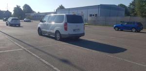 Balts Hyundai H1 2011 Šauļi, ar dzinēja tilpumu 2.40 L un nobraukumu 330 tūkst. km par 2000 €, foto  vietnē AUTOMOTO.COM.LV