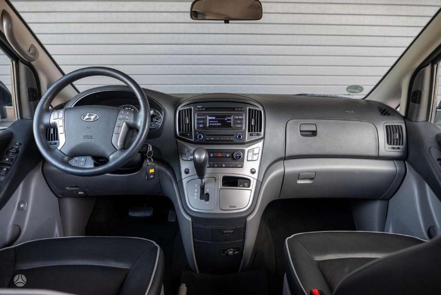 Balts Hyundai H1 2016 Marijampole, ar dzinēja tilpumu 2.50 L un nobraukumu 133 tūkst. km par 14450 €, foto 14 vietnē AUTOMOTO.COM.LV