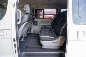 Balts Hyundai H1 2016 Marijampole, ar dzinēja tilpumu 2.50 L un nobraukumu 133 tūkst. km par 14450 €, foto 26 vietnē AUTOMOTO.COM.LV