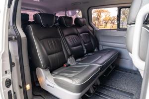 Balts Hyundai H1 2016 Marijampole, ar dzinēja tilpumu 2.50 L un nobraukumu 133 tūkst. km par 14450 €, foto 30 vietnē AUTOMOTO.COM.LV