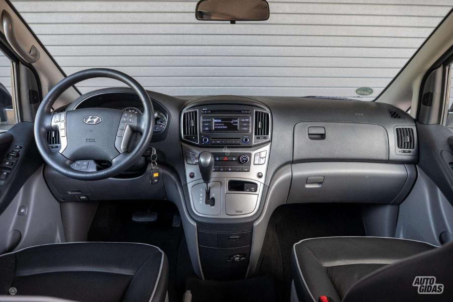 Balts Hyundai H1 2016 Marijampole, ar dzinēja tilpumu 2.50 L un nobraukumu 133 tūkst. km par 14450 €, foto 14 vietnē AUTOMOTO.COM.LV