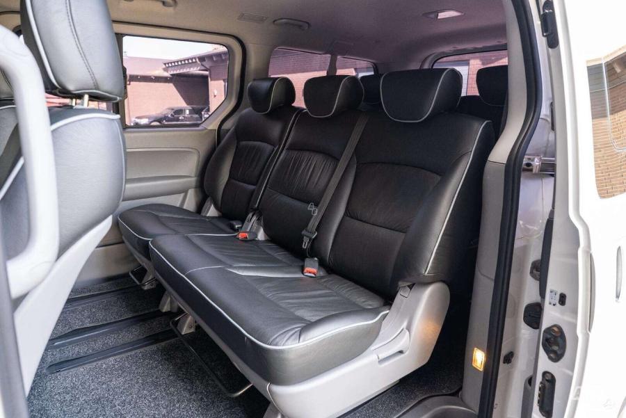 Balts Hyundai H1 2016 Marijampole, ar dzinēja tilpumu 2.50 L un nobraukumu 133 tūkst. km par 14450 €, foto 27 vietnē AUTOMOTO.COM.LV