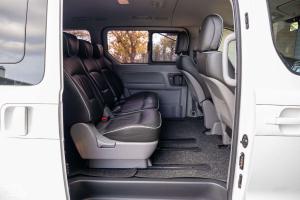 Balts Hyundai H1 2016 Marijampole, ar dzinēja tilpumu 2.50 L un nobraukumu 133 tūkst. km par 14450 €, foto 29 vietnē AUTOMOTO.COM.LV