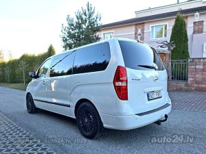 White Hyundai H1 2011 in Tallinn, with an engine capacity of 2.50 L and mileage of 260 thousand km for 5000 €, photo 4 on AUTOMOTO.COM.LV