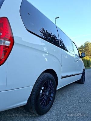 White Hyundai H1 2011 in Tallinn, with an engine capacity of 2.50 L and mileage of 260 thousand km for 5000 €, photo 23 on AUTOMOTO.COM.LV