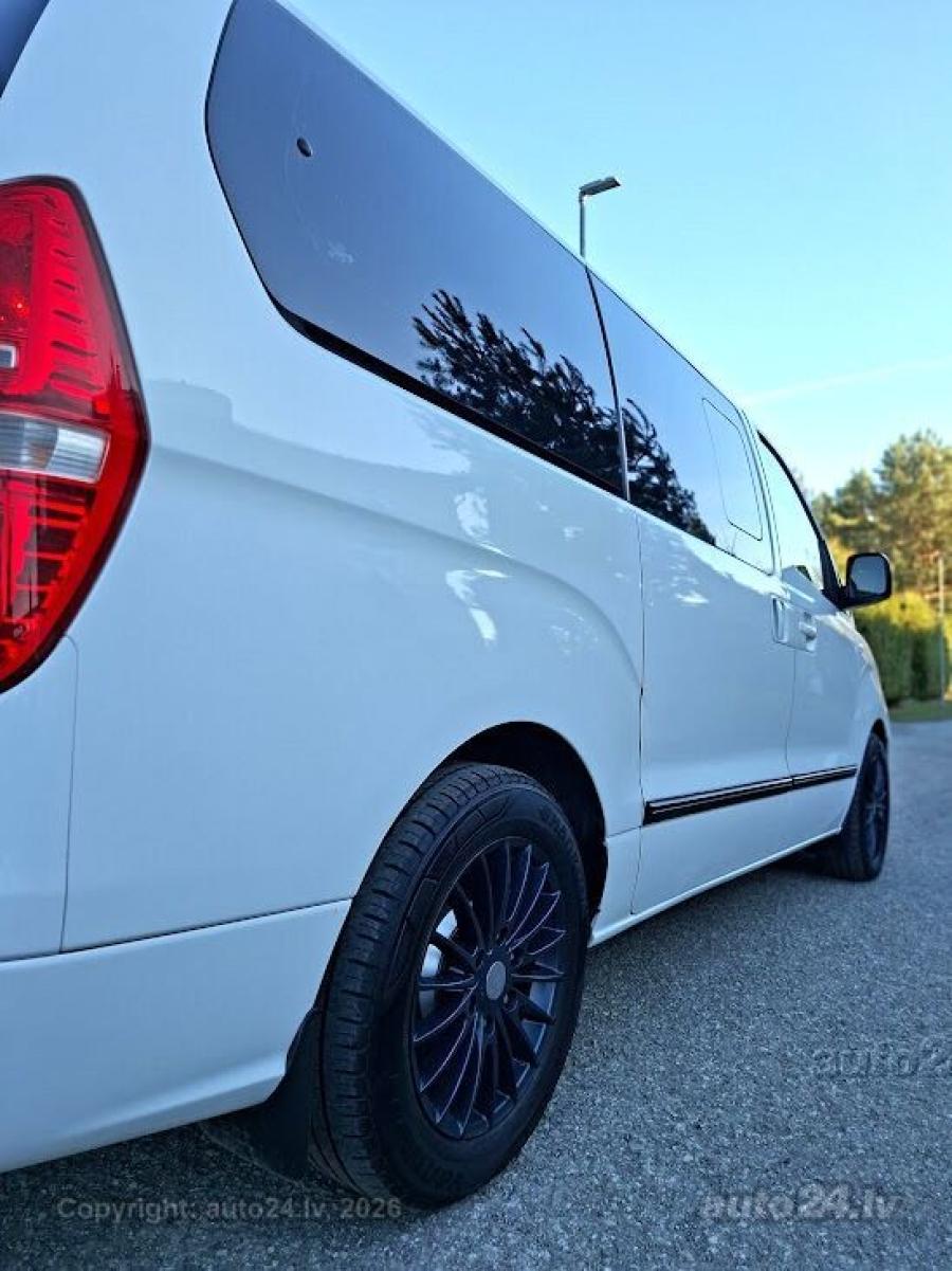 White Hyundai H1 2011 in Tallinn, with an engine capacity of 2.50 L and mileage of 260 thousand km for 5000 €, photo 23 on AUTOMOTO.COM.LV