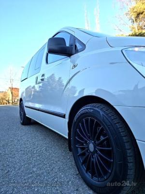 White Hyundai H1 2011 in Tallinn, with an engine capacity of 2.50 L and mileage of 260 thousand km for 5000 €, photo 25 on AUTOMOTO.COM.LV