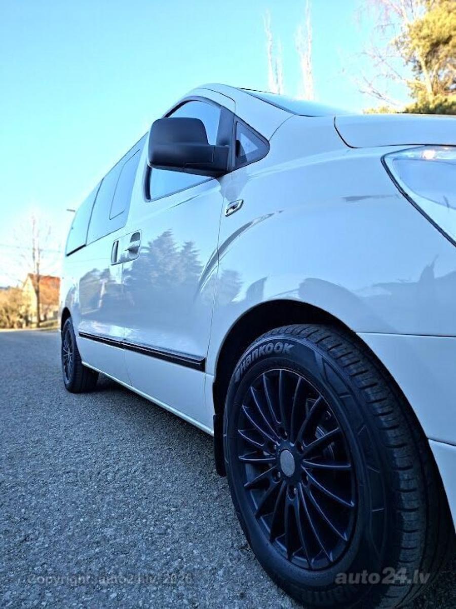White Hyundai H1 2011 in Tallinn, with an engine capacity of 2.50 L and mileage of 260 thousand km for 5000 €, photo 25 on AUTOMOTO.COM.LV
