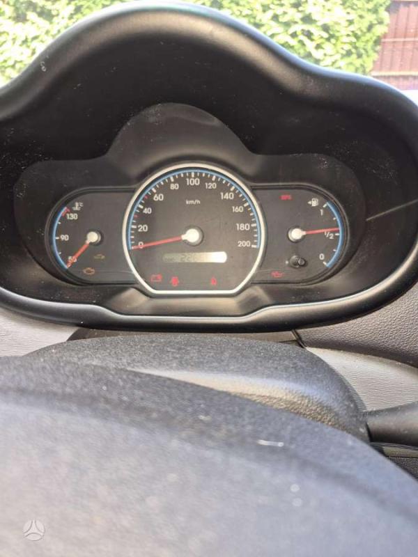 Melns Hyundai i10 2010 Kuršėnai, ar dzinēja tilpumu 1.09 L un nobraukumu 227 tūkst. km par 1800 €, foto 2 vietnē AUTOMOTO.COM.LV