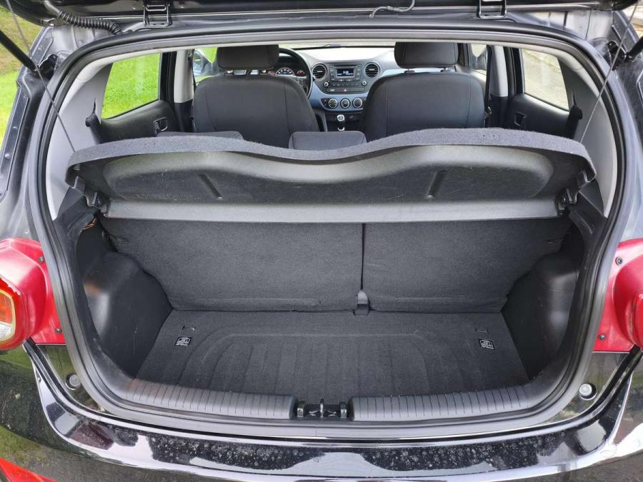 Melns Hyundai i10 2015 Panevēža, ar dzinēja tilpumu 1.00 L un nobraukumu 166 tūkst. km par 3600 €, foto 8 vietnē AUTOMOTO.COM.LV