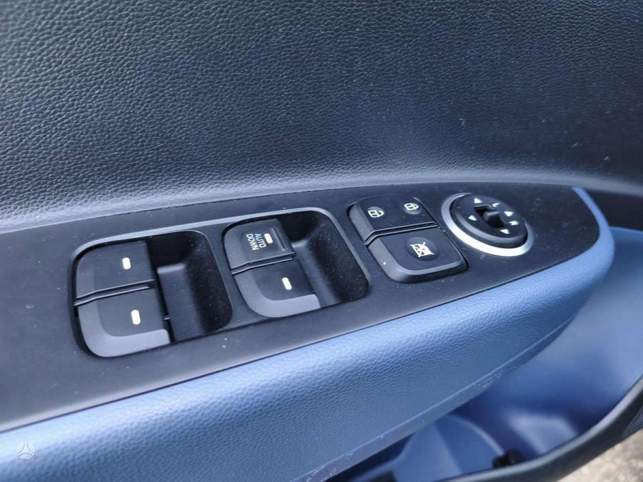 Melns Hyundai i10 2015 Panevēža, ar dzinēja tilpumu 1.00 L un nobraukumu 166 tūkst. km par 3600 €, foto 12 vietnē AUTOMOTO.COM.LV