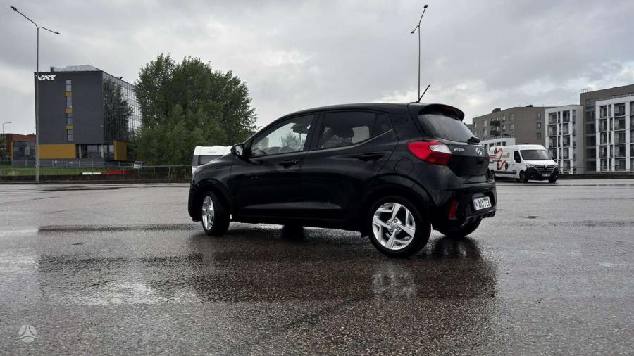 Melns Hyundai i10 2021 Viļņa, ar dzinēja tilpumu 1.00 L un nobraukumu 47 tūkst. km par 9650 €, foto 3 vietnē AUTOMOTO.COM.LV