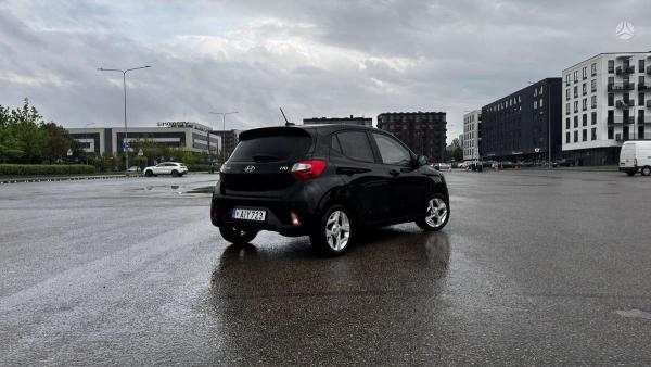 Melns Hyundai i10 2021 Viļņa, ar dzinēja tilpumu 1.00 L un nobraukumu 47 tūkst. km par 9650 €, foto 3 vietnē AUTOMOTO.COM.LV