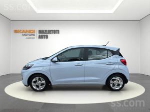 Blue Hyundai i10 2021 in Riga, with an engine capacity of 1.20 L and mileage of 87 thousand km for 9490 €, photo 4 on AUTOMOTO.COM.LV
