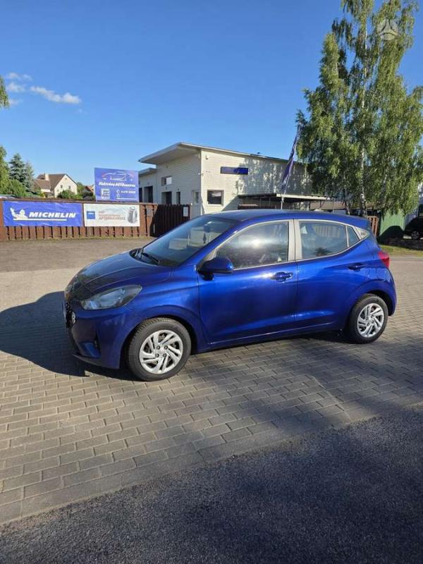 Blue Hyundai i10 2022 in Elektrenai, with an engine capacity of 1.00 L and mileage of 146 thousand km for 6950 €, photo 2 on AUTOMOTO.COM.LV
