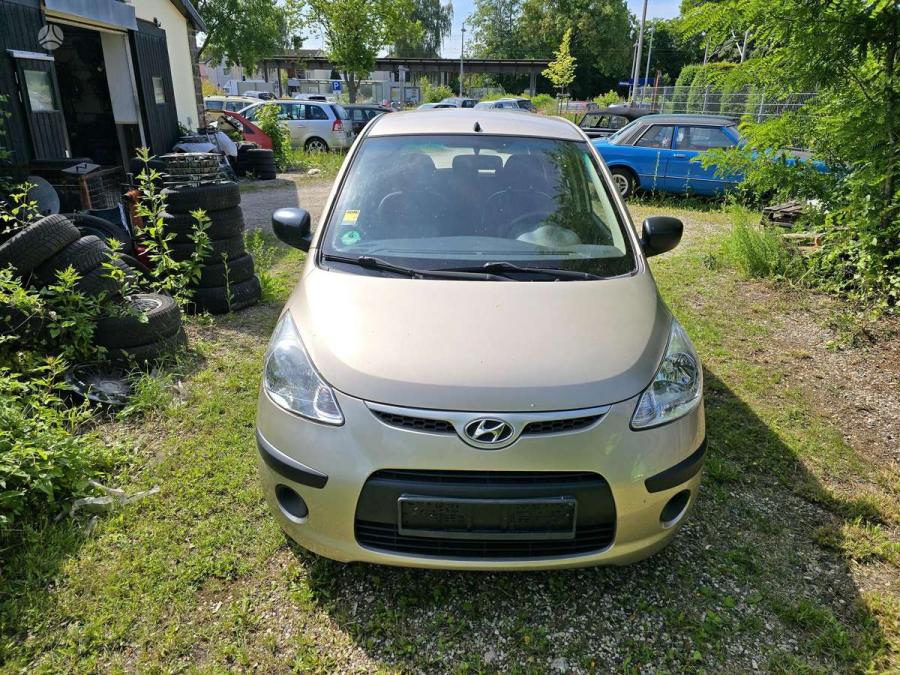 Brown Hyundai i10 2009 in Marijampole, with an engine capacity of 1.25 L and mileage of 199 thousand km for 1600 €, photo 3 on AUTOMOTO.COM.LV