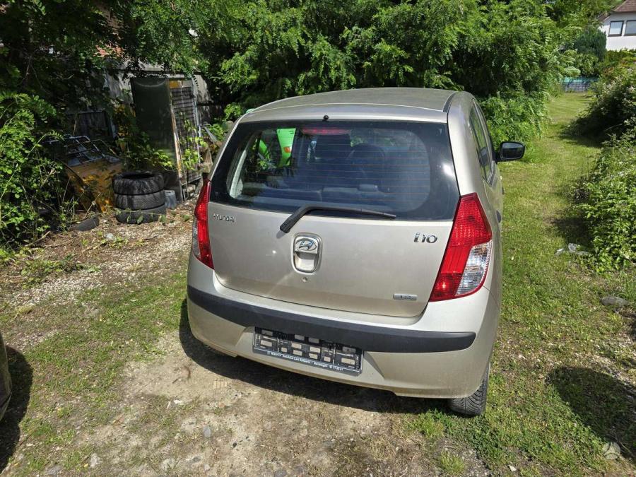 Brown Hyundai i10 2009 in Marijampole, with an engine capacity of 1.25 L and mileage of 199 thousand km for 1600 €, photo 6 on AUTOMOTO.COM.LV