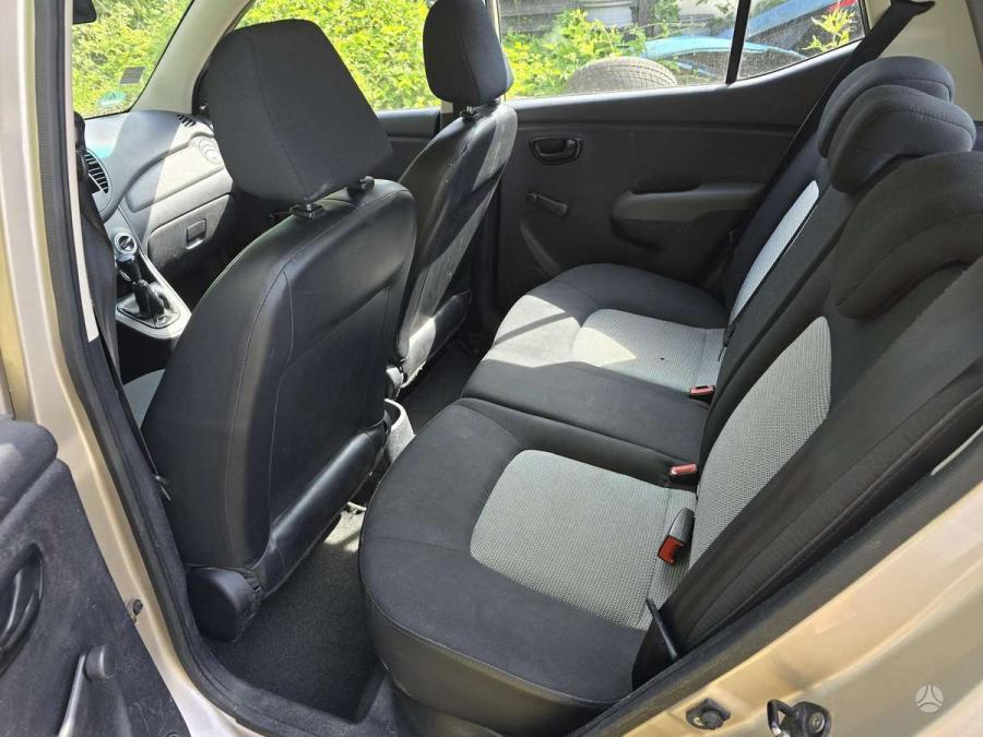 Brown Hyundai i10 2009 in Marijampole, with an engine capacity of 1.25 L and mileage of 199 thousand km for 1600 €, photo 11 on AUTOMOTO.COM.LV