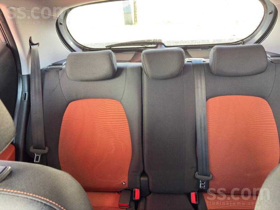 Pelēks Hyundai i10 2014 Rīga, ar dzinēja tilpumu 1.00 L un nobraukumu 155 tūkst. km par 3800 €, foto 11 vietnē AUTOMOTO.COM.LV