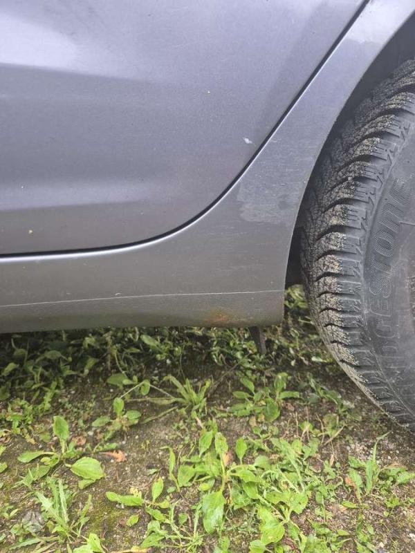 Pelēks Hyundai i10 2014 Alīta, ar dzinēja tilpumu 1.00 L un nobraukumu 349 tūkst. km par 2450 €, foto 5 vietnē AUTOMOTO.COM.LV