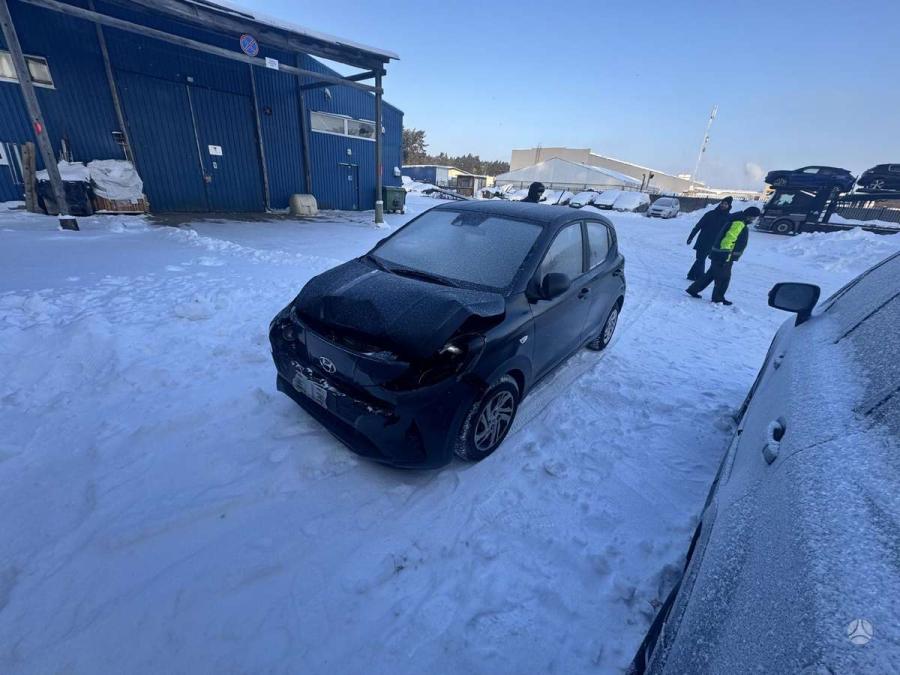 Pelēks Hyundai i10 2021 Viļņa, ar dzinēja tilpumu 1.00 L un nobraukumu 100 tūkst. km par 2950 €, foto 3 vietnē AUTOMOTO.COM.LV