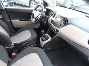 Hyundai i10 2018 in Klaipeda, with an engine capacity of 1.00 L and mileage of 80 thousand km for 4990 €, photo 15 on AUTOMOTO.COM.LV