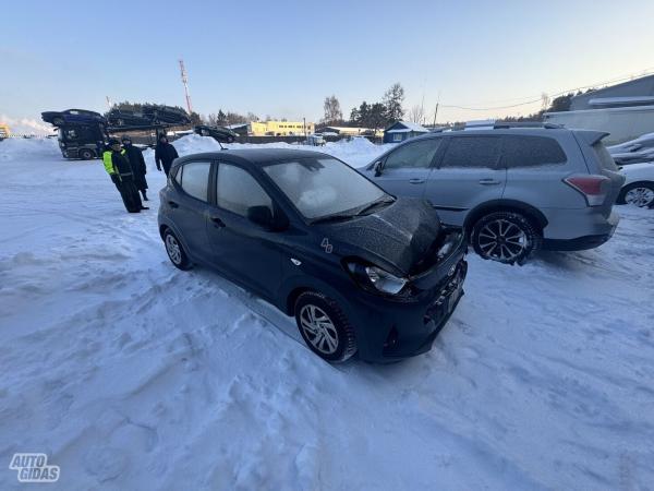 Hyundai i10 2021 in Vilnius, with an engine capacity of 1.00 L and mileage of 100 thousand km for 2950 €, photo 2 on AUTOMOTO.COM.LV