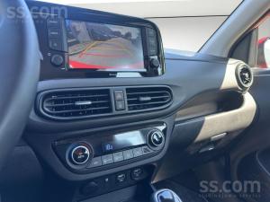 Red Hyundai i10 2021 in Riga, with an engine capacity of 1.20 L and mileage of 19 thousand km for 10990 €, photo 15 on AUTOMOTO.COM.LV